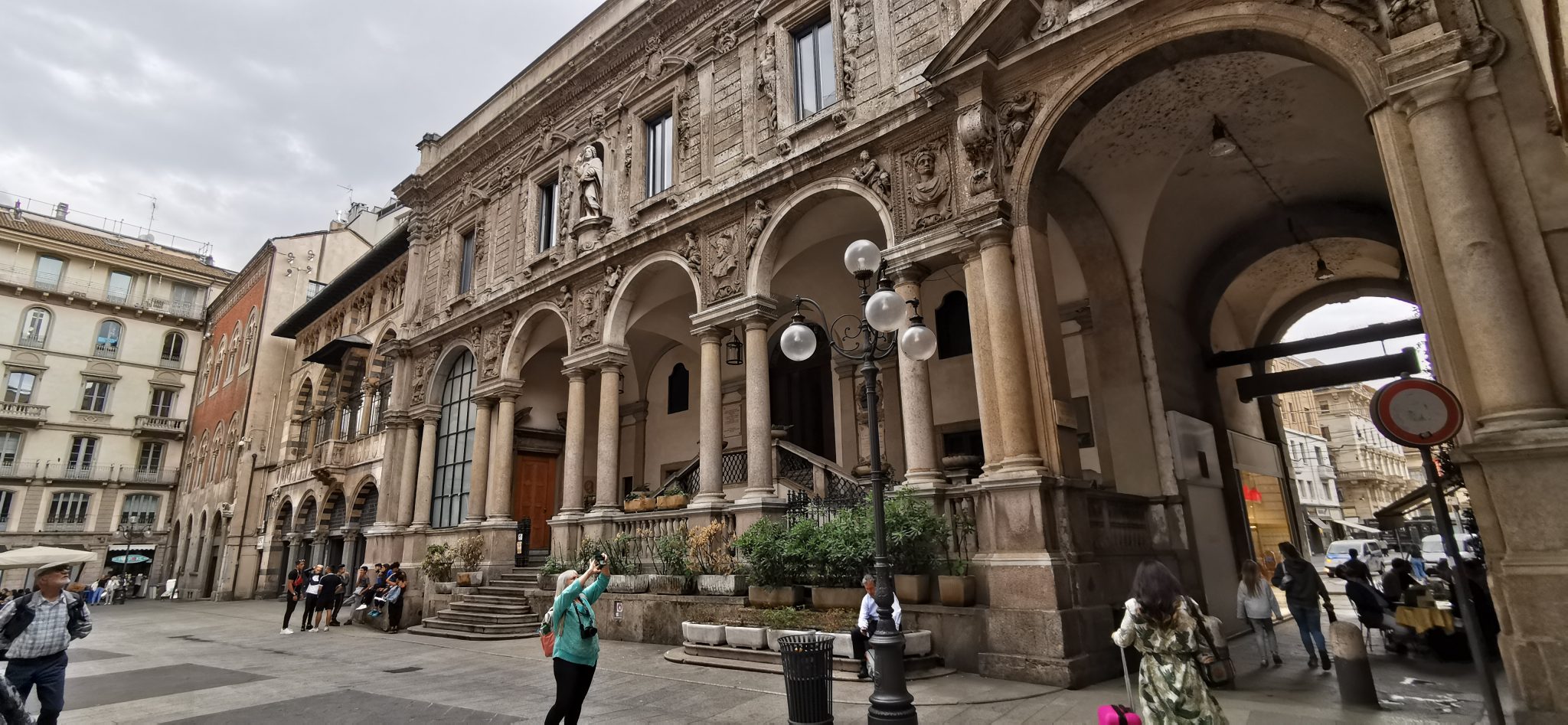 Historias, secretos y leyendas de Piazza dei Mercanti – Cronicas de Milan